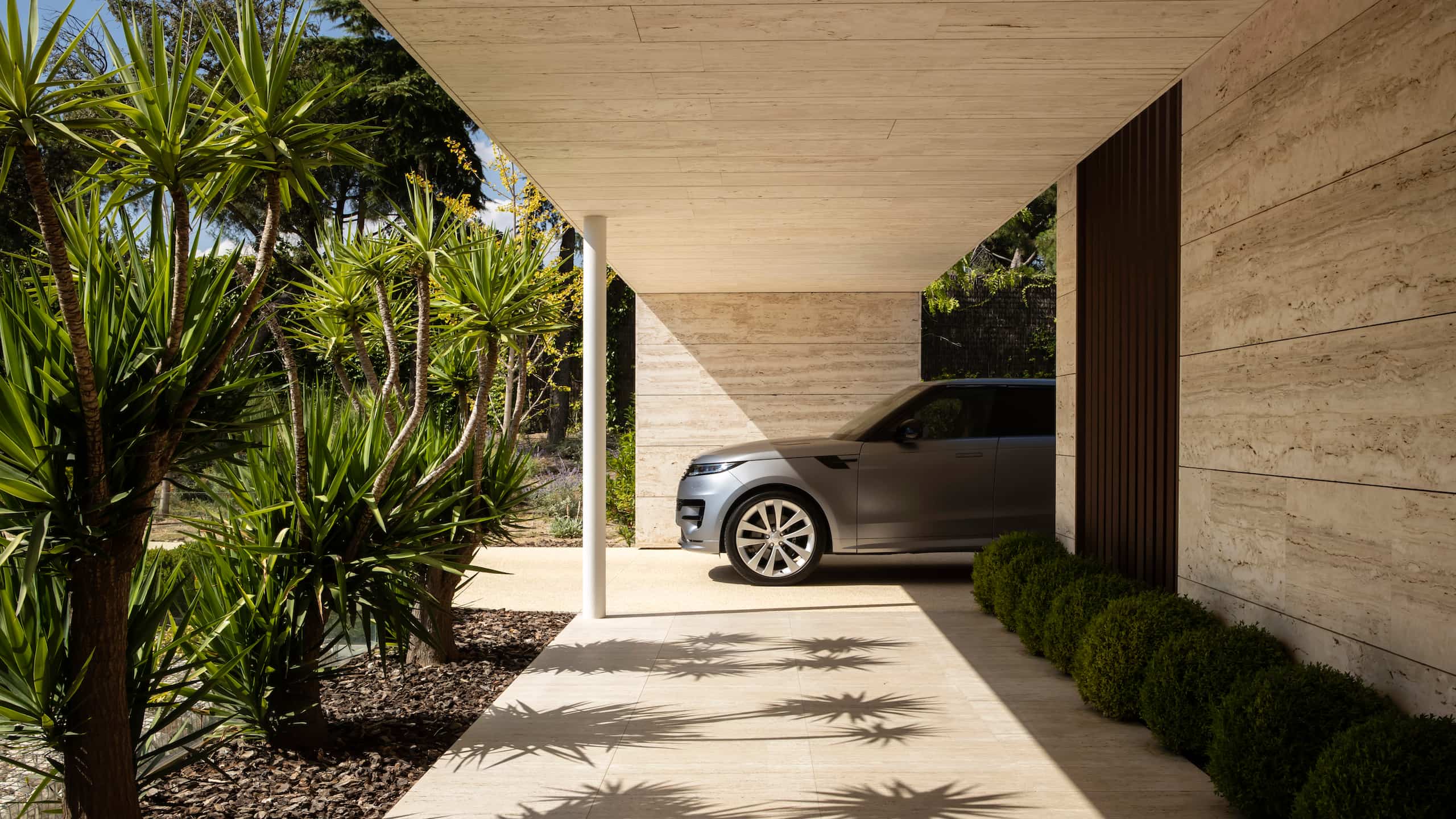 Land Rover Security & Protection | Ownership | Land Rover UK