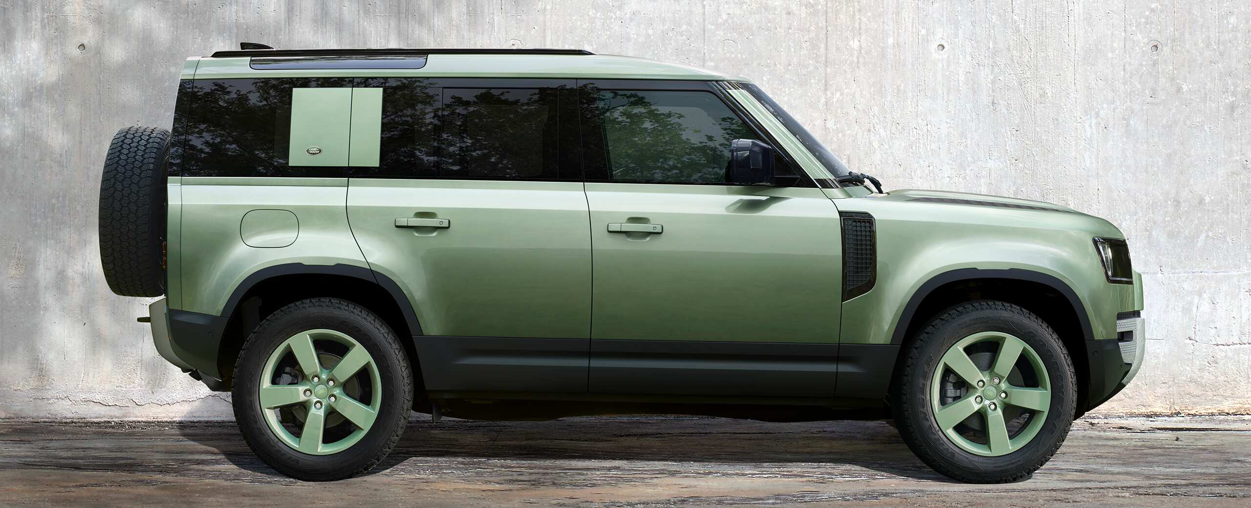 Premium 4x4 Vehicles & Luxury SUVs - Land Rover UK