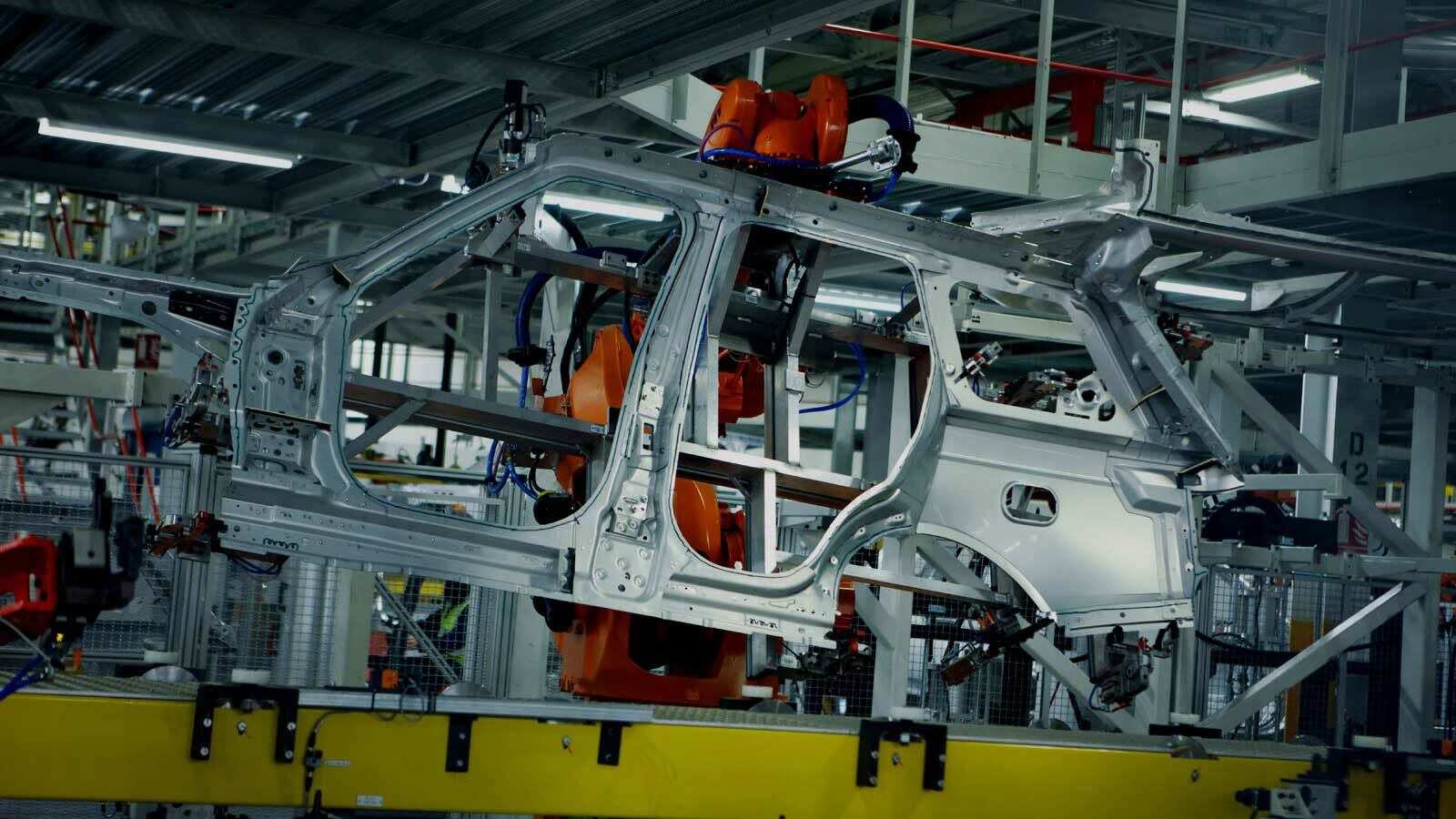 Land Rover Behind the Scenes Tours | Land Rover UK